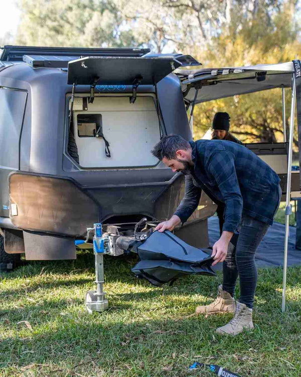 Navigator Gear Tow Hitch Buddy Deluxe - Keeps You Clean and Tidy ...