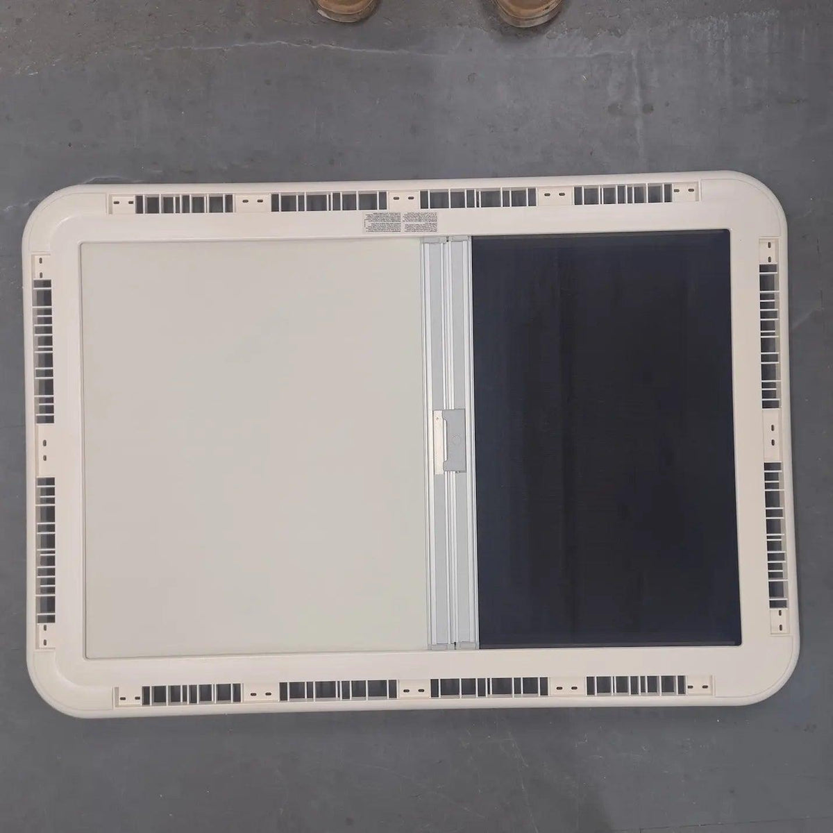 Seitz Heki 2 Roof Hatch internal Frame with Blind and Screen - Dometic ...